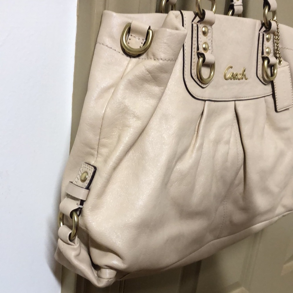 Coach Ivory Leather Shopper Tote Handbag - Gem